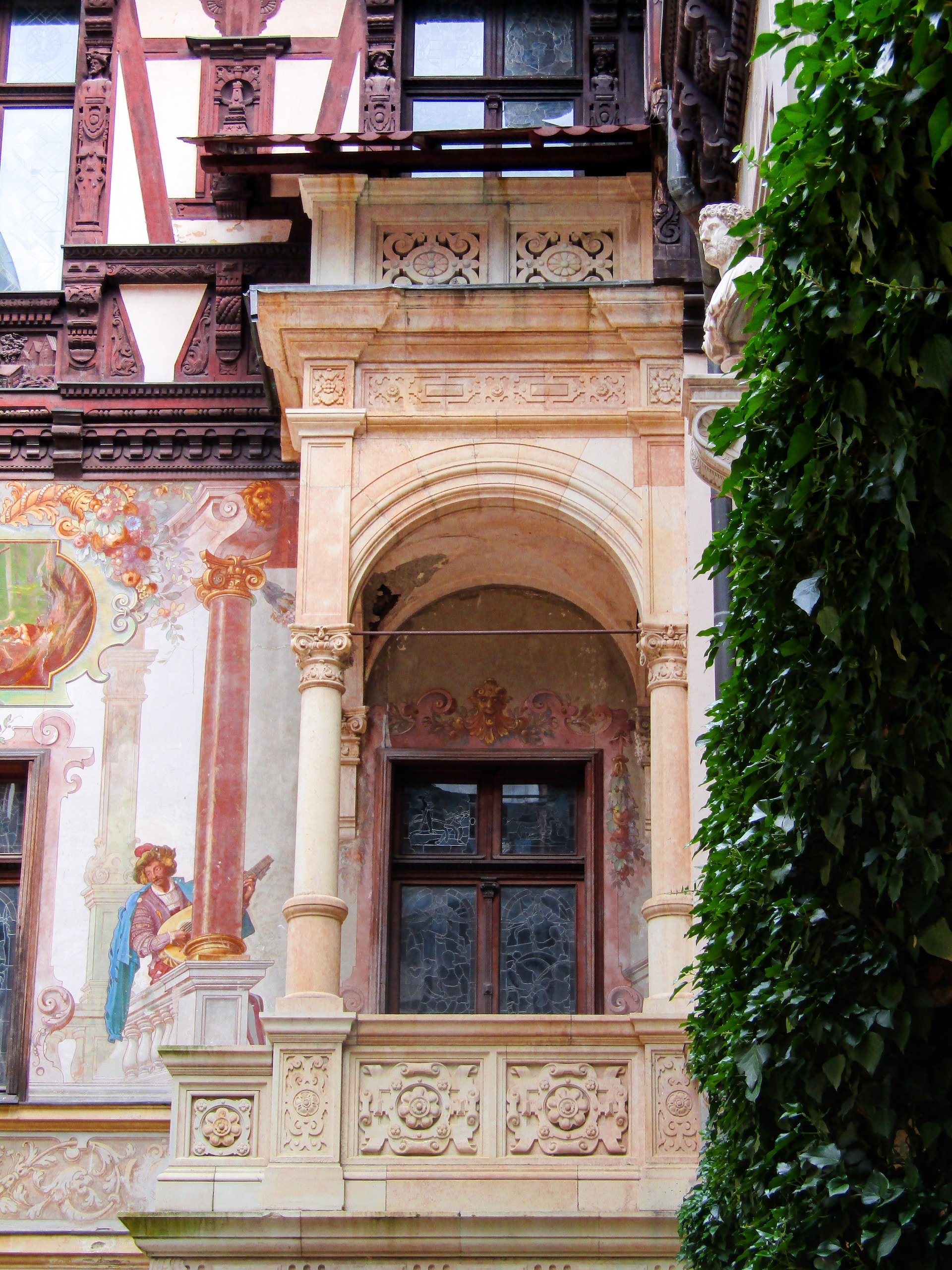 Discover the Peleș Castle in Sinaia, Romania