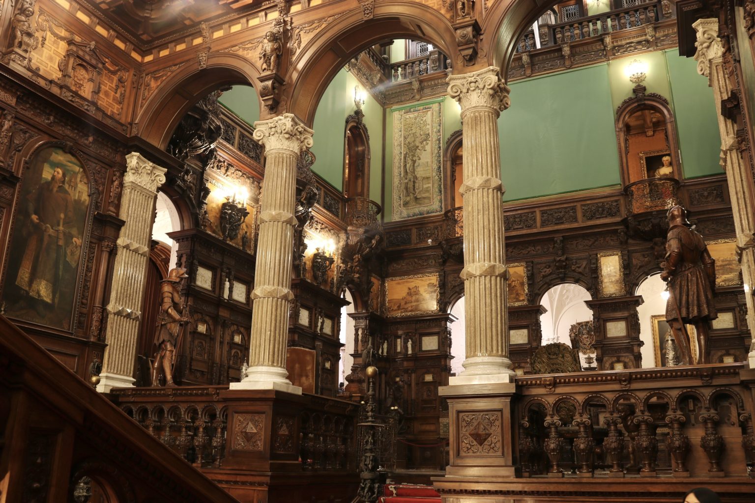 Discover the Peleș Castle in Sinaia, Romania